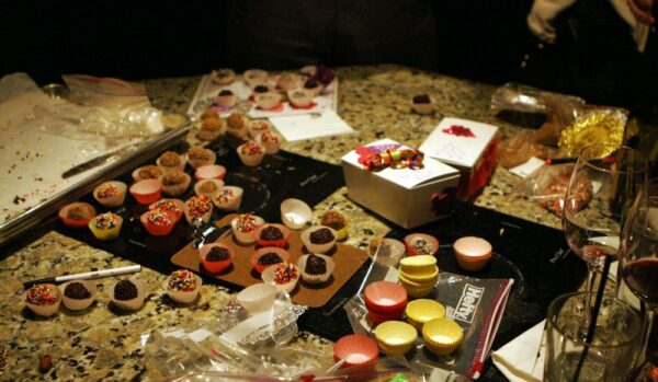 6 Candy Icebreaker Games for Work Teams | TeamBonding