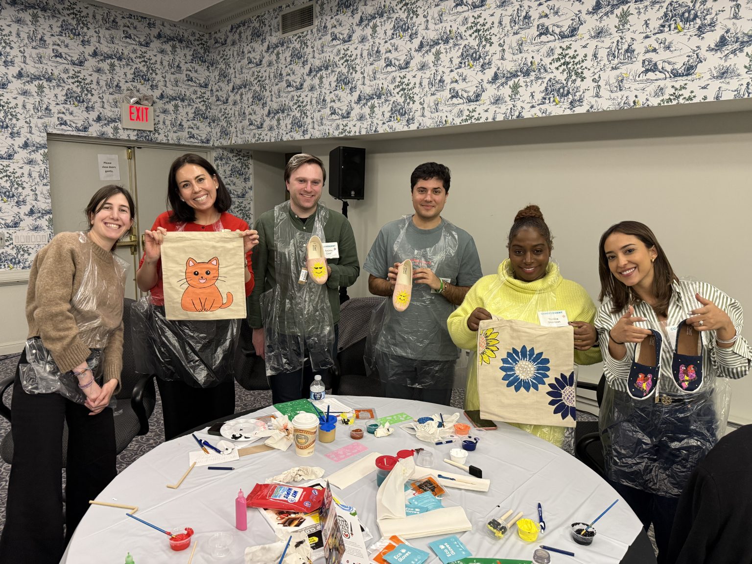 Inspiring Creativity: Workplace Ideas that Engage | TeamBonding