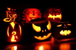 10 Inexpensive Ways to Celebrate Halloween at Work on a Budget ...