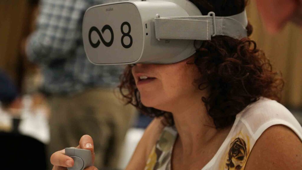 The Infinite Loop Virtual Reality Team Building Game | TeamBonding