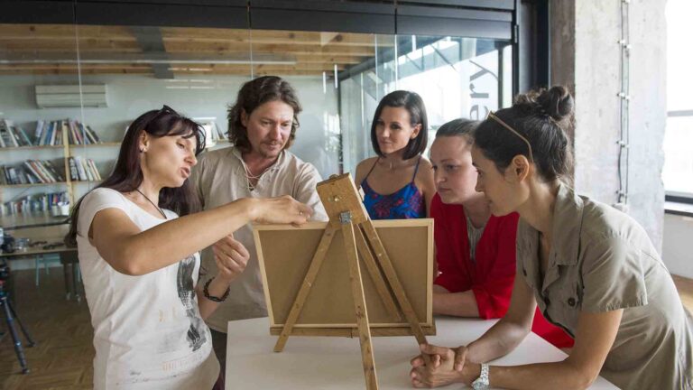 12+ Leadership Team Building Activities & Tips | TeamBonding