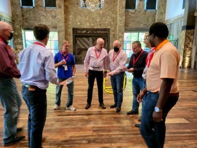 7 Benefits of Organizing Corporate Retreats | TeamBonding