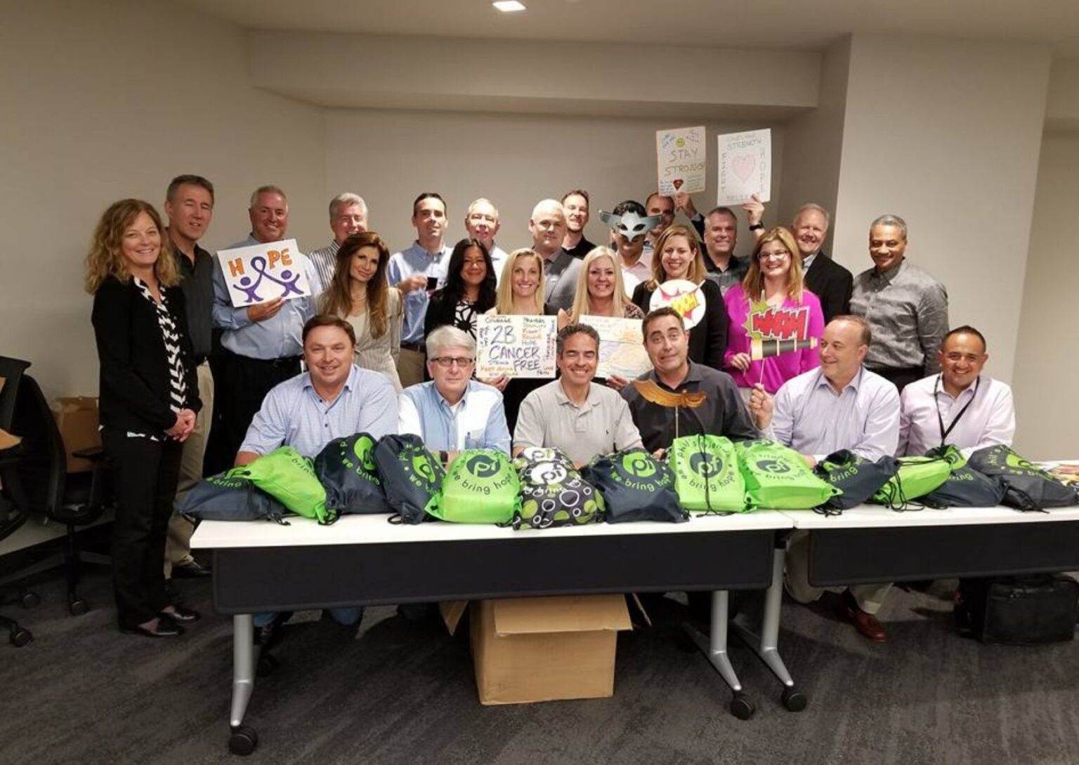 Volunteer Time Off (VTO): What It Is, How It Works | TeamBonding