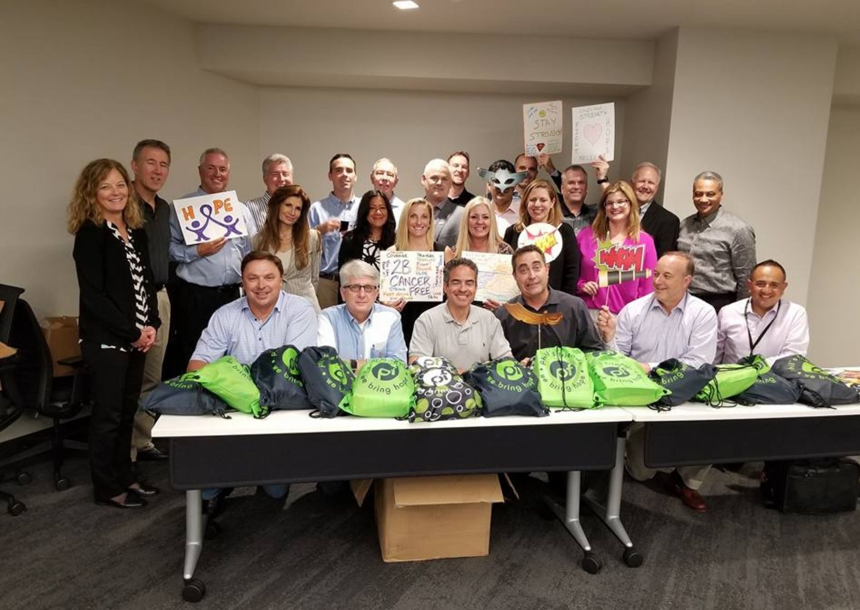 Volunteer Time Off (VTO): What It Is, How It Works | TeamBonding