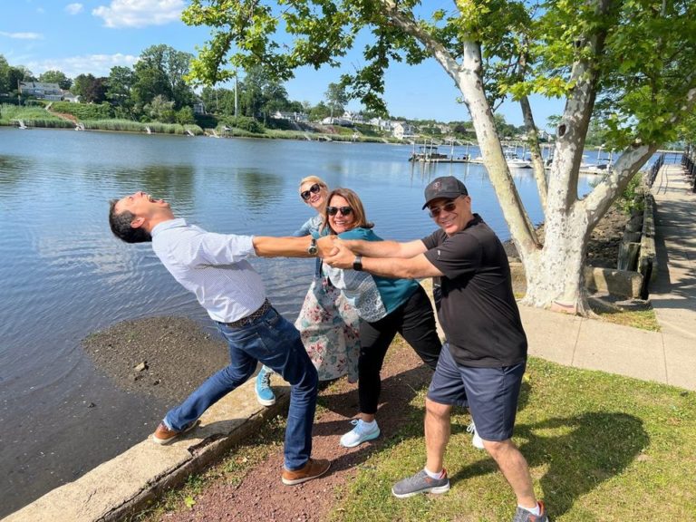 Quiet Cracking vs. Quiet Quitting: Build Lasting Engagement | TeamBonding