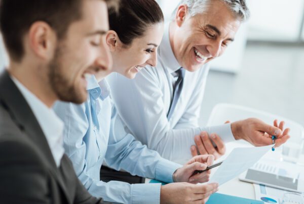 4 Tips for Team Cohesion in the Workplace l TeamBonding