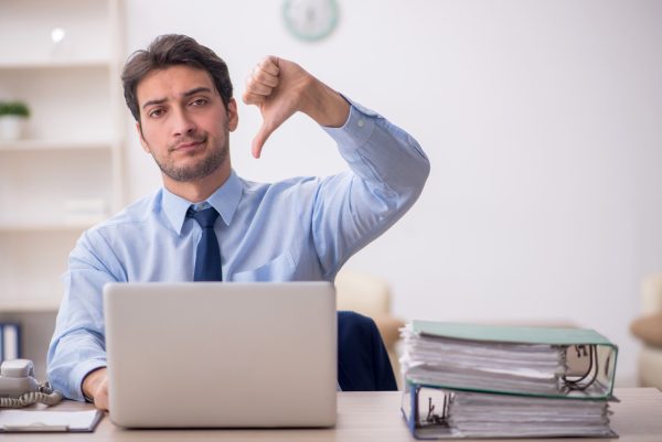 How to Handle Negativity in the Workplace | TeamBonding