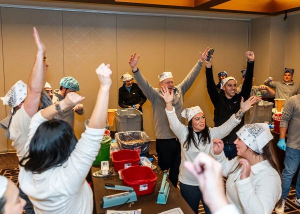 10 Winter Team Building Activities for Jan & Feb | TeamBonding