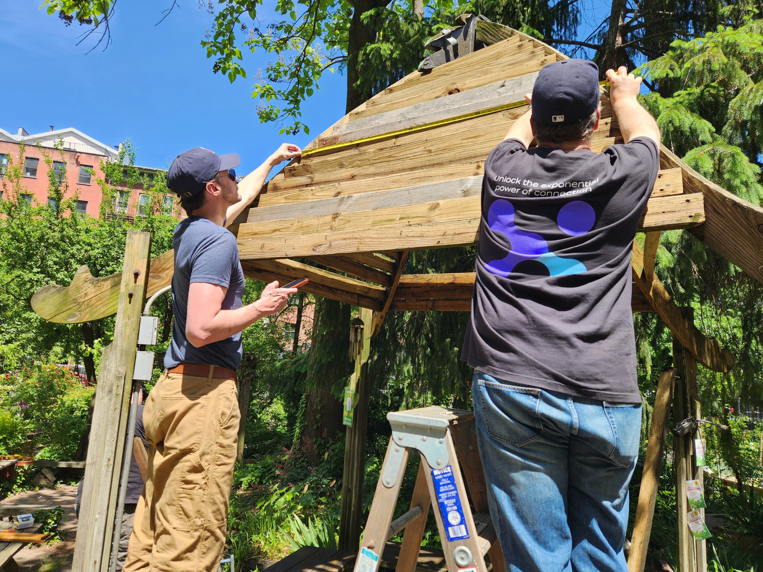 Corporate Volunteering vs Team Building: Key Differences | TeamBonding